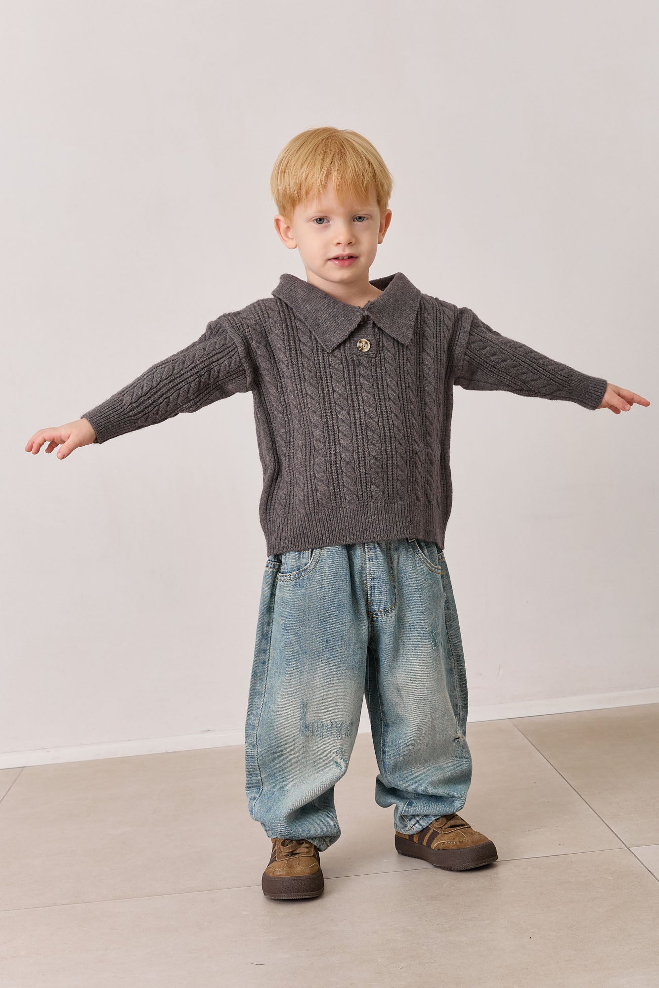 חולצת סריג עם טקסטורה ובשילוב צווארון | אפור כהה – Miss Nori